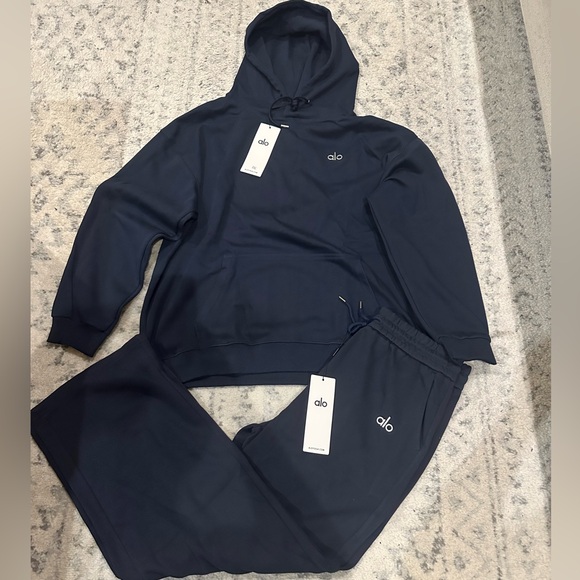 ALO Yoga | Pants & Jumpsuits | Alo Yoga Accolade Hoodie And Pants Set ...